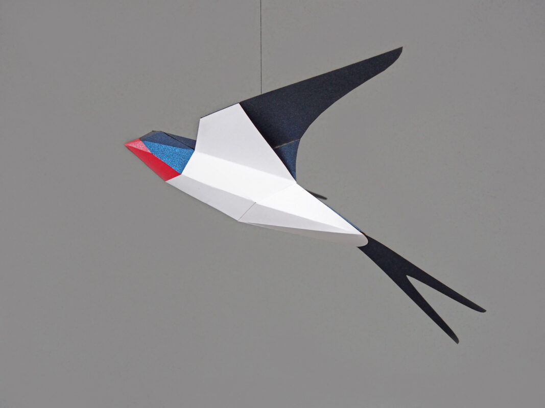 Swallow bird papercraft sculpture. Low poly bird - SmagaPaperwood
